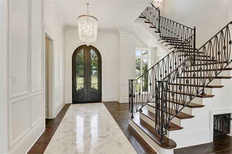 50 Traditional Style Foyer Ideas (Photos)