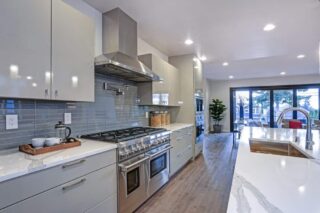 18 Stunning Silver Kitchen Inspirations – Home Stratosphere