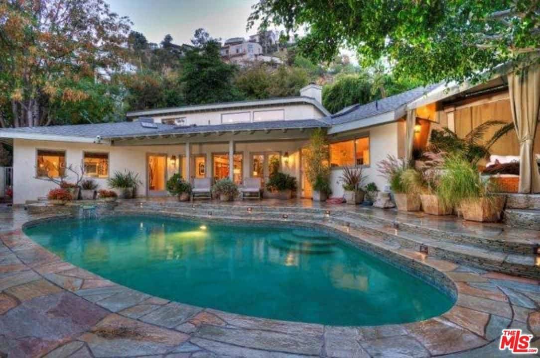 85 Fancy Celebrity Swimming Pools – Home Stratosphere
