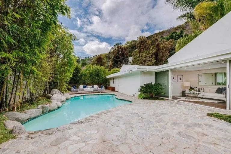 85 Fancy Celebrity Swimming Pools