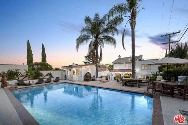 85 Fancy Celebrity Swimming Pools
