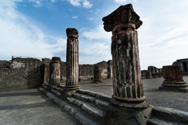 20 Different Types of Architectural Columns – Home Stratosphere