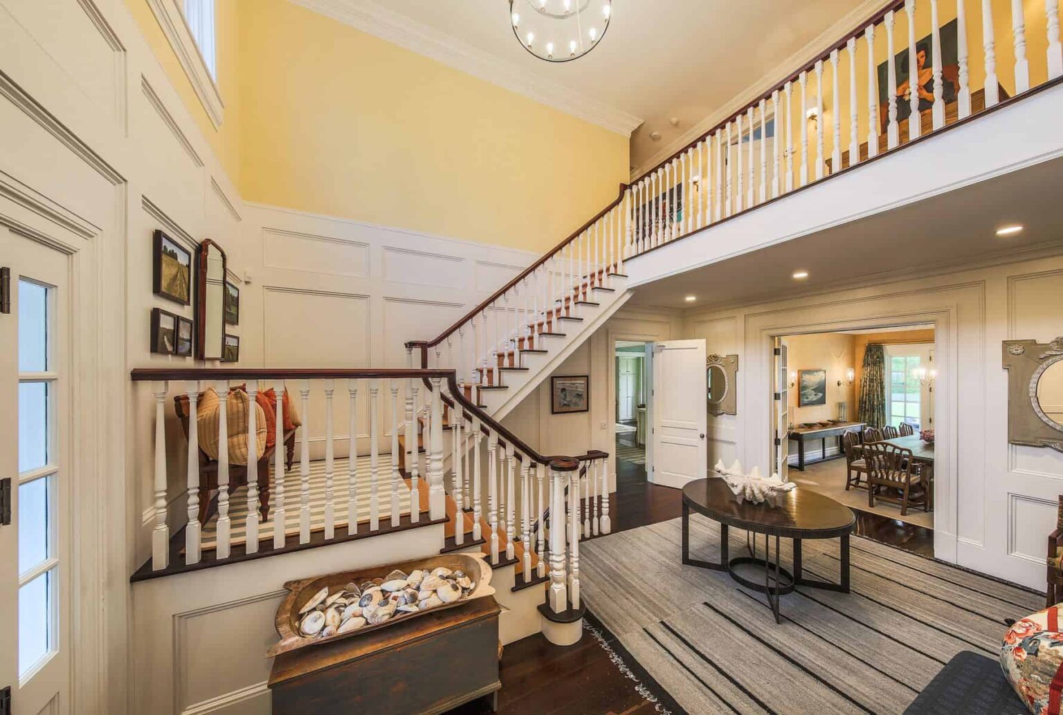 50 Quarter-Turn Staircase Ideas (Photos) – Home Stratosphere