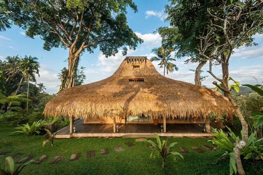 41 Asian Style Homes – Exterior and Interior Examples & Ideas (Photos)