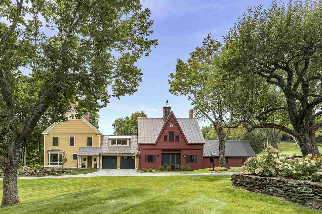 3 Country Style Homes – Exterior and Interior Examples & Ideas (Photos)