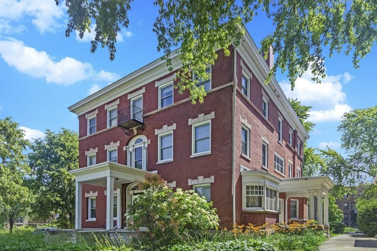 Bremner's Mansion Near Obama in Hyde Park, Chicago, IL (Listed for $2. ...