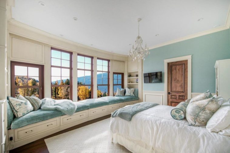 4-Bedroom Traditional-Style Two-Story Home - Home Stratosphere