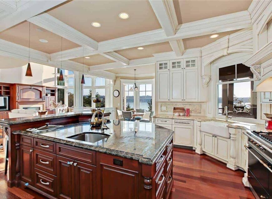 40 Mansion Kitchen Designs (Photos)