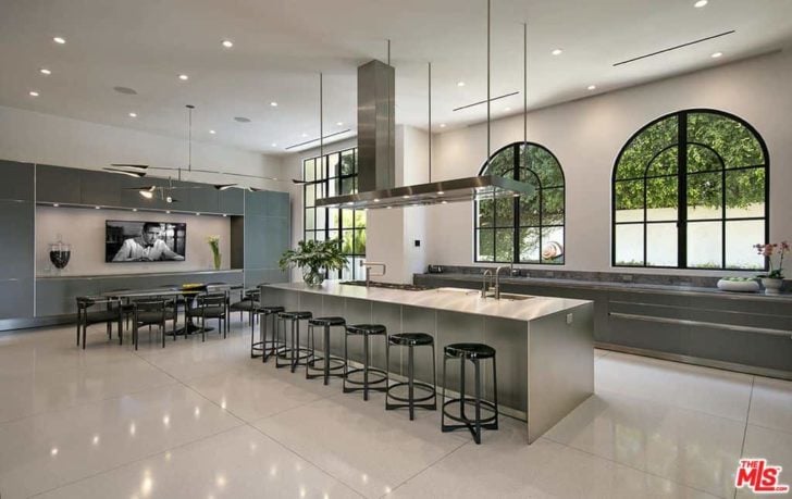 40 Mansion Kitchen Designs (Photos)
