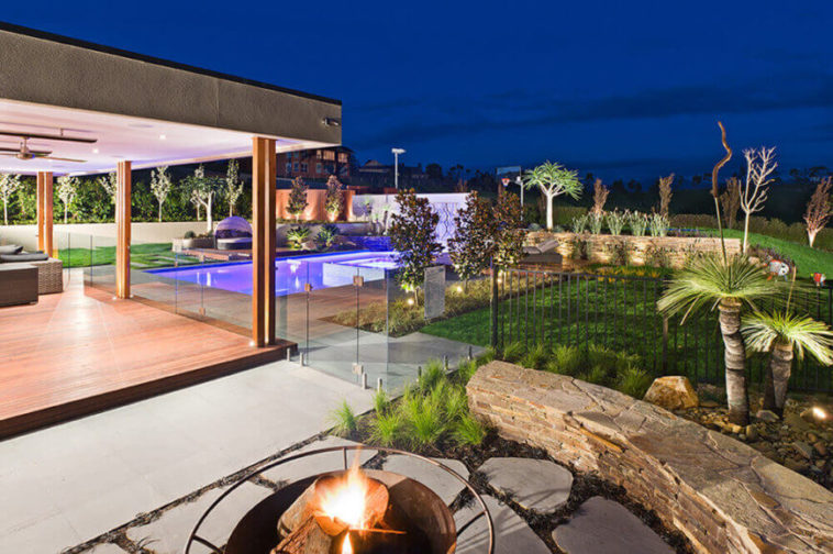 30 Mansion Patio Designs (Photos) - Home Stratosphere