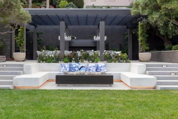 30 Mansion Patio Designs (Photos) - Home Stratosphere