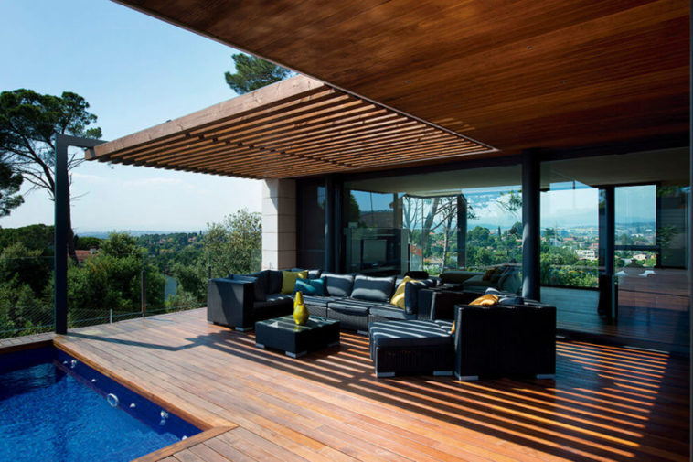 20 Mansion Deck Designs (Photos)