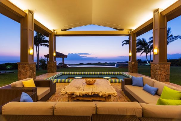 30 Mansion Patio Designs (Photos) - Home Stratosphere
