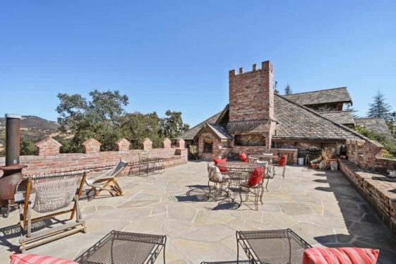 30 Mansion Patio Designs (Photos) - Home Stratosphere