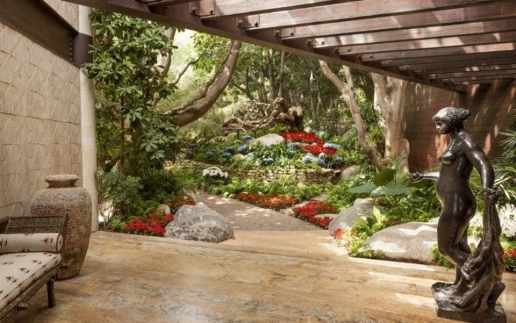 Johnny Carson's House in Malibu Beach, CA (Listed for $81.5 million)