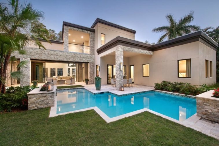 Trending Modern Florida Home Floor Plan Features White Brick and Stucco ...