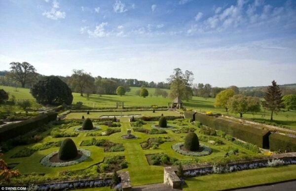 David Beckham’s Home in Cotswolds, UK (Purchased for $41.7 Million ...