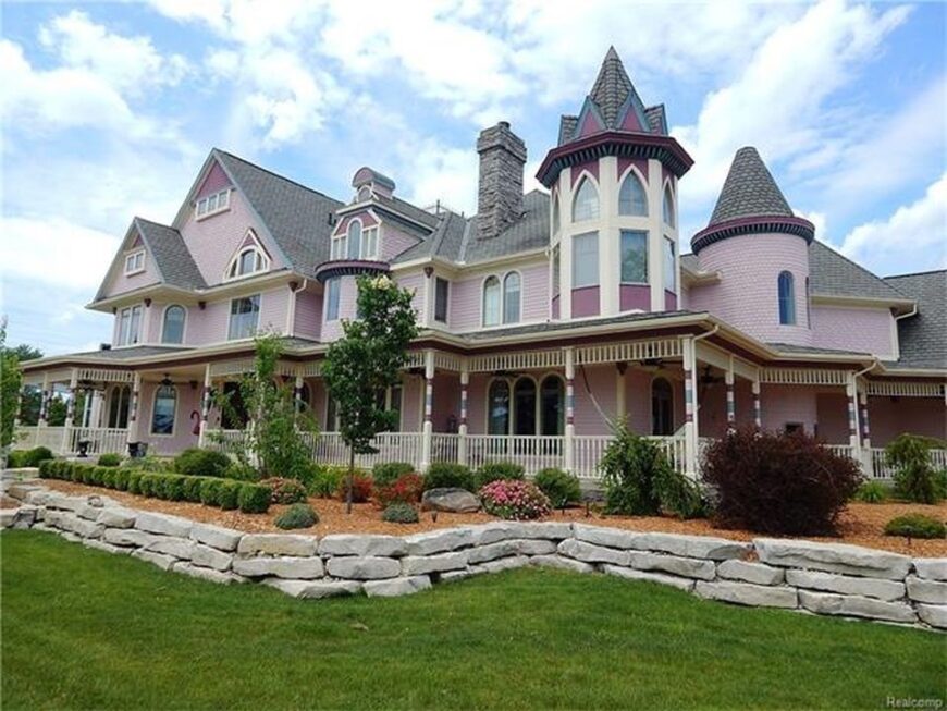 Victorian Mansion in Hartland Township, MI (Listed for $3 million ...