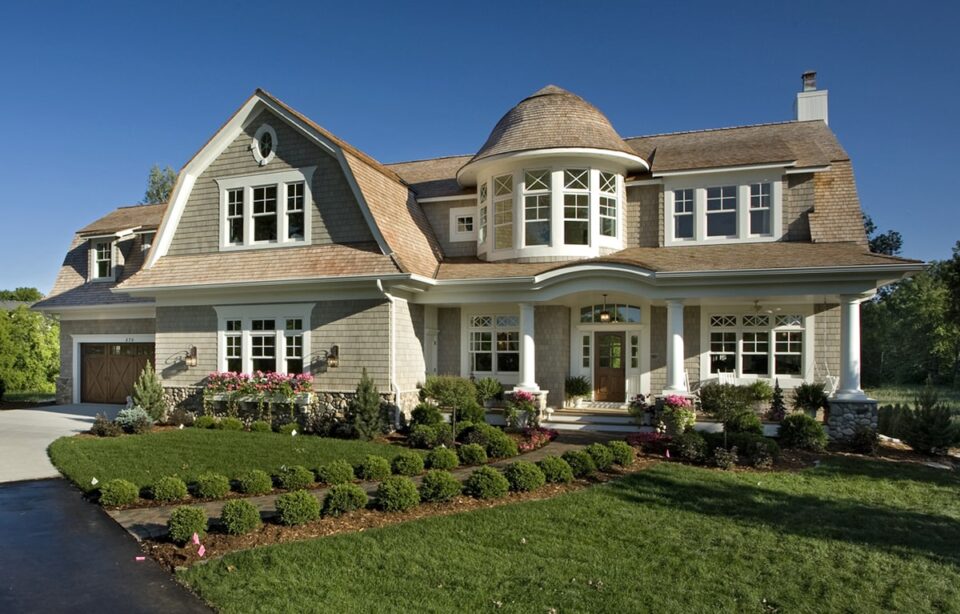 10 Shingle Style Homes – Exterior and Interior Examples & Ideas (Photos)