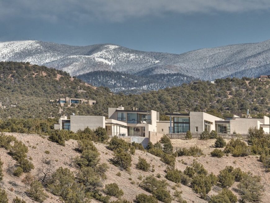 Pink Wall Contemporary House in Santa Fe, NM – Home Stratosphere