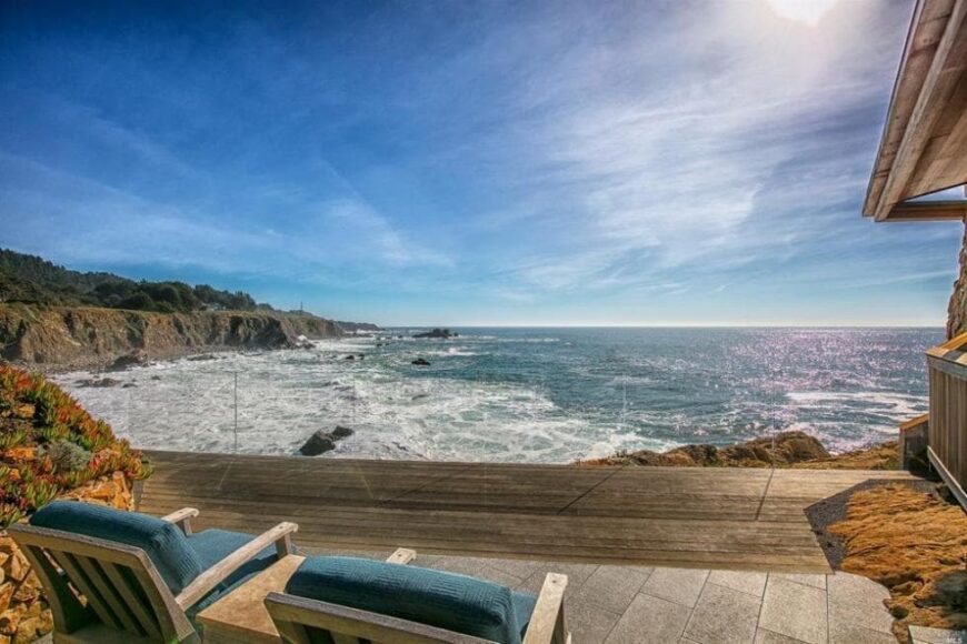 Glass Cliff House Overlooking the Pacific Ocean – Home Stratosphere