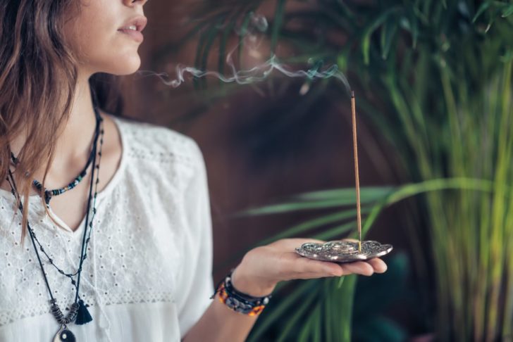 12 Different Types of Air Fresheners for Homes