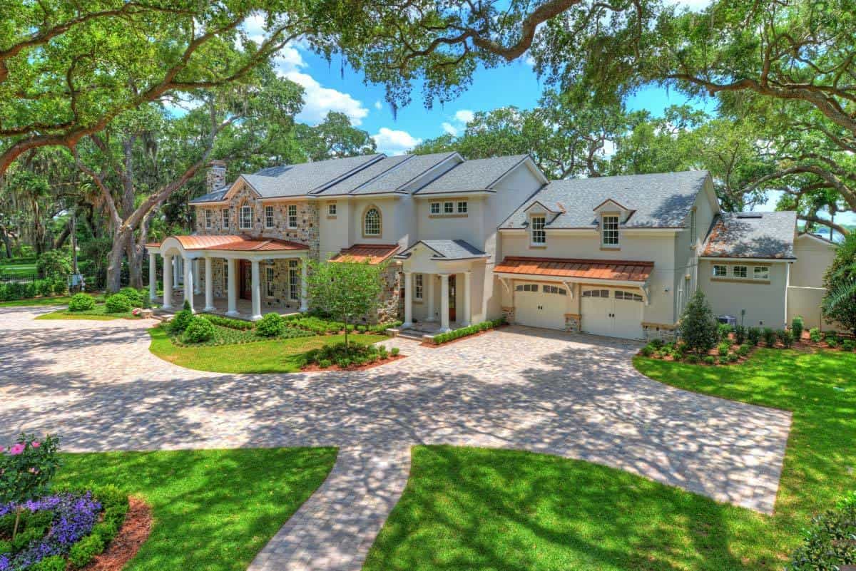 Take a Virtual Stroll Through this Incredible 5-Bedroom Palatial Home ...