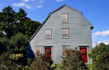What is a Saltbox Roof?