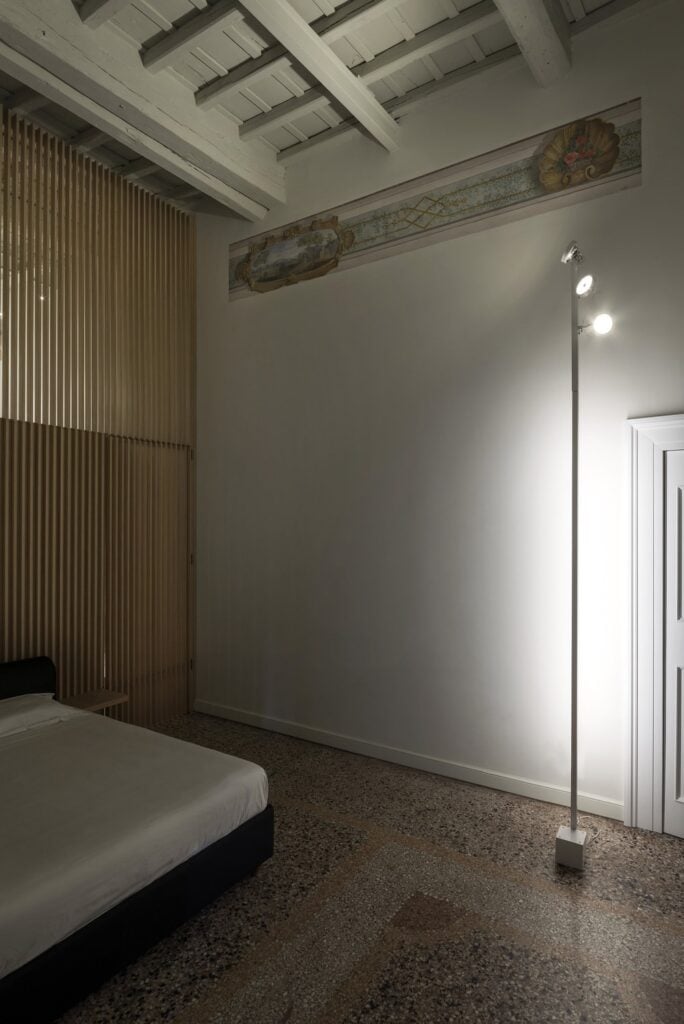 Renovation in the Historical City Center of Rome by Davide Marchetti ...