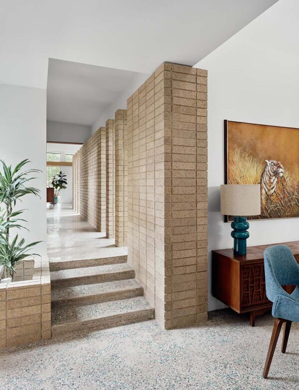 The Courtyard House by Mark Odom Studio – Home Stratosphere