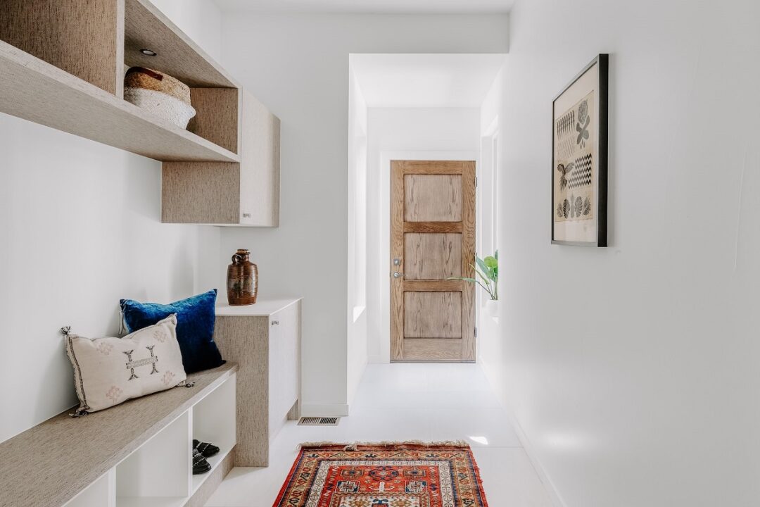 10 Minimalist Foyer Designs for a Clutter-Free First Impression