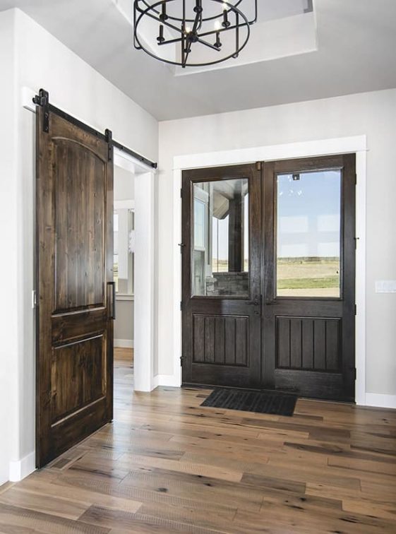 20 Mountain/Chalet Foyer Ideas (Photos) - Home Stratosphere