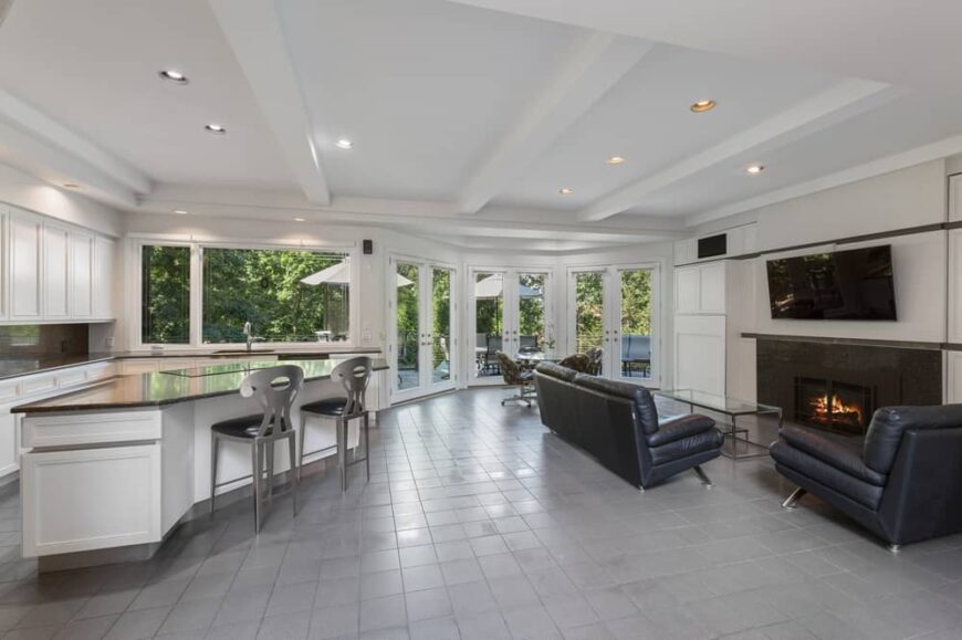 Gloria Gaynor’s Mansion in Greenbrook Township, NJ (Listed for $1.249 ...