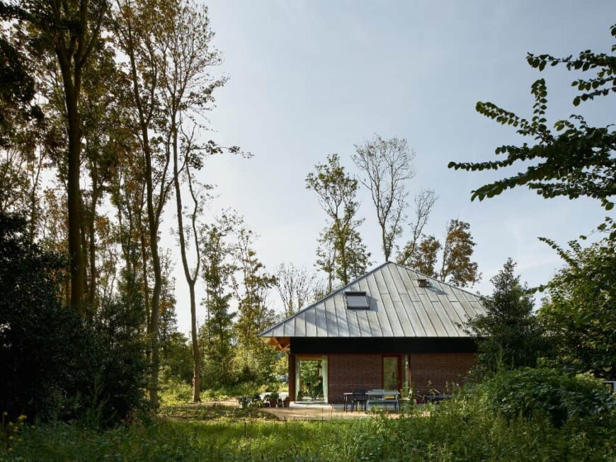 Rugged Vega Cottage Project by Kolman Boye Architects
