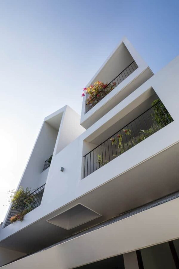 Twin House by 6717 Studio