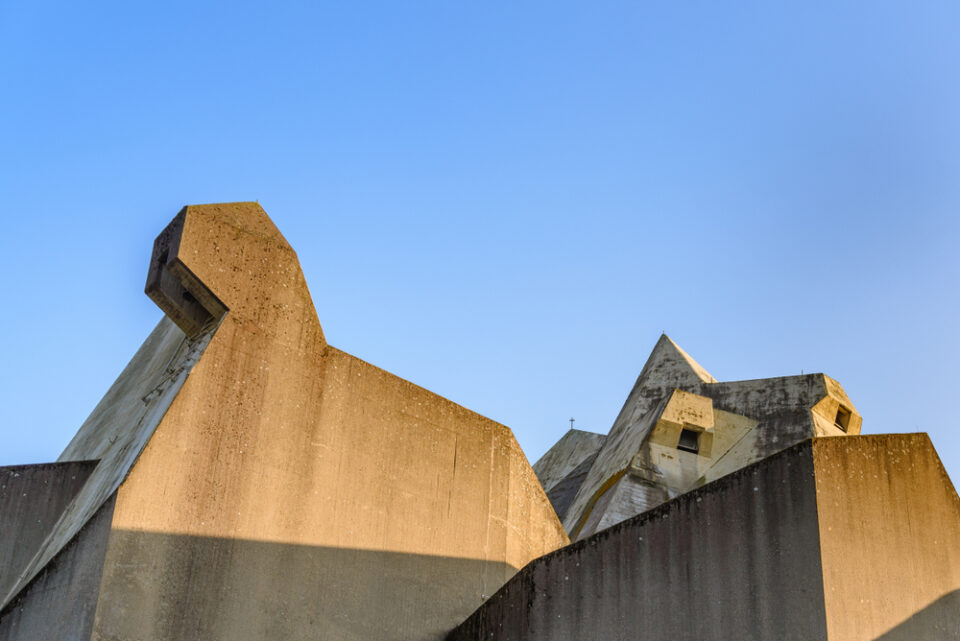 The Fascinating History of Brutalist Architecture: 10 Iconic Buildings ...