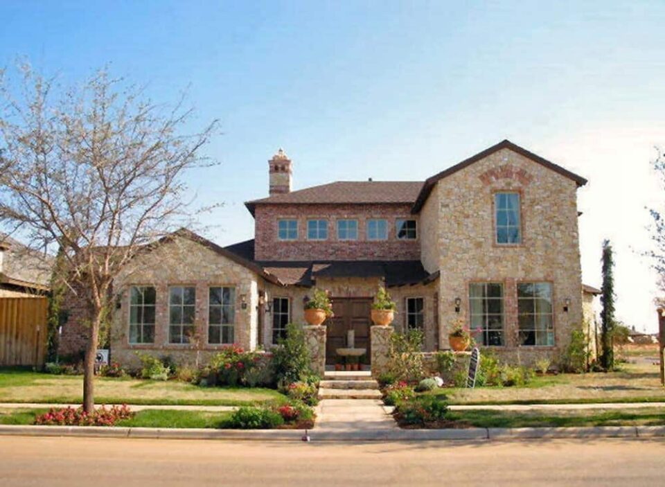 101 Traditional-Style House Plans - Home Stratosphere