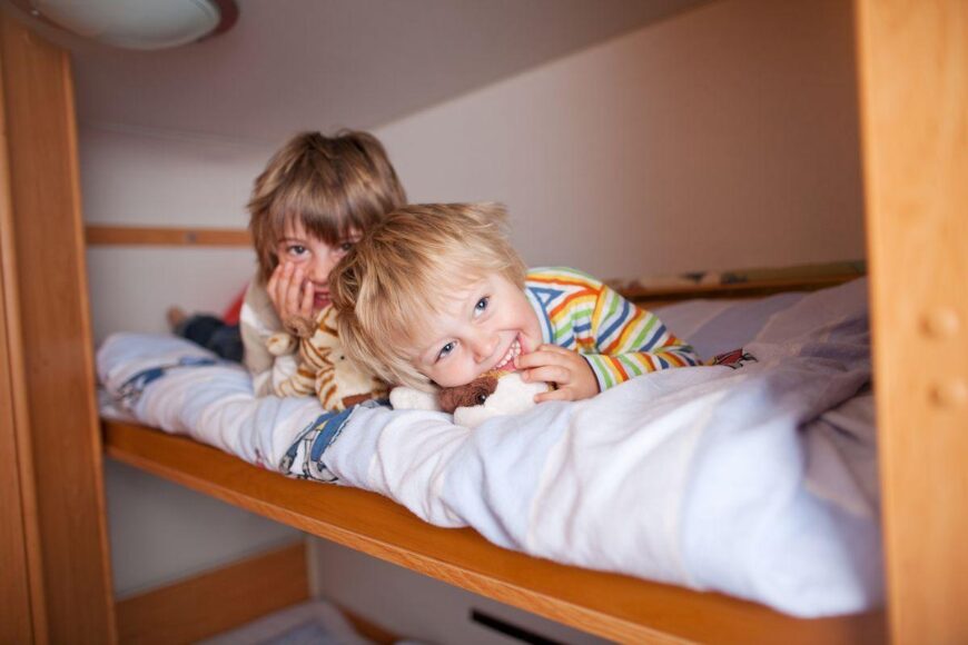 18 Fantastic Custom Built-In Bunk Bed Ideas - Home Stratosphere