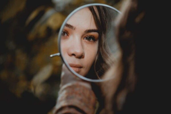 Why were Mirrors Invented? (plus When, Who, Where & How) – Home ...