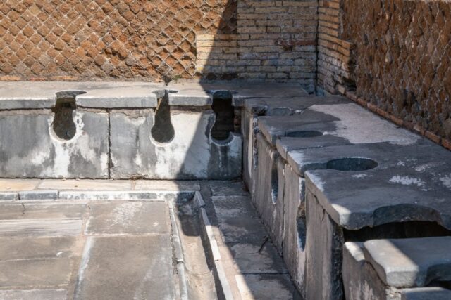 What are Toilets Made of? - Home Stratosphere