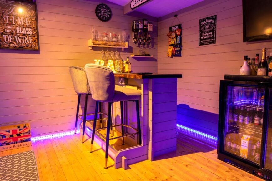 15 Interior Design Ideas for Big Rooms that Turns Cavernous Into Cozy