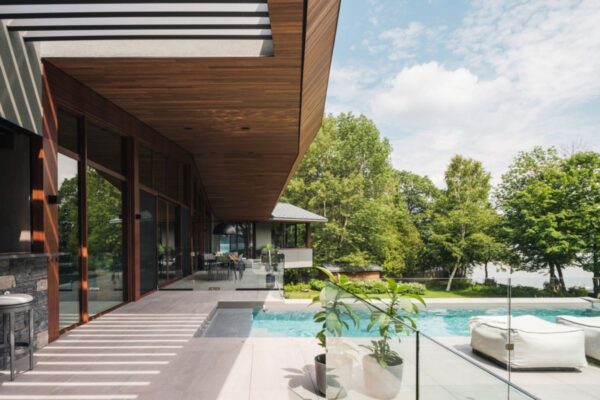 Stunning! Memphremagog Lake Residence in Magog, Canada by MU ...