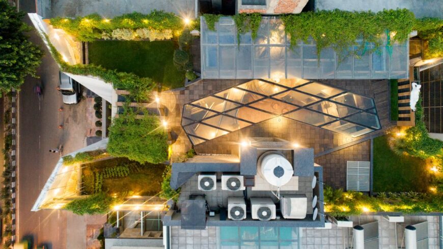 Cleft House in New Delhi, India by Anagram Architects – Home Stratosphere