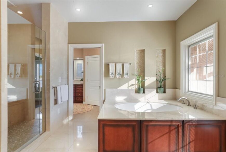 The Fountain House at 749 Freeling Dr – Home Stratosphere