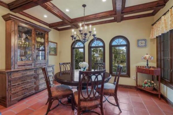 The Fountain House at 749 Freeling Dr – Home Stratosphere