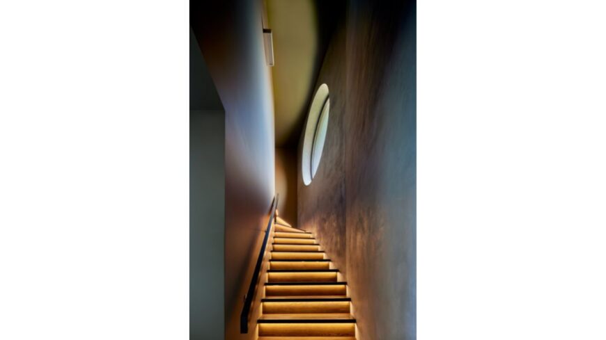 Modernist ‘Birdhouse’ Settles into Comfortable Surroundings – Home ...