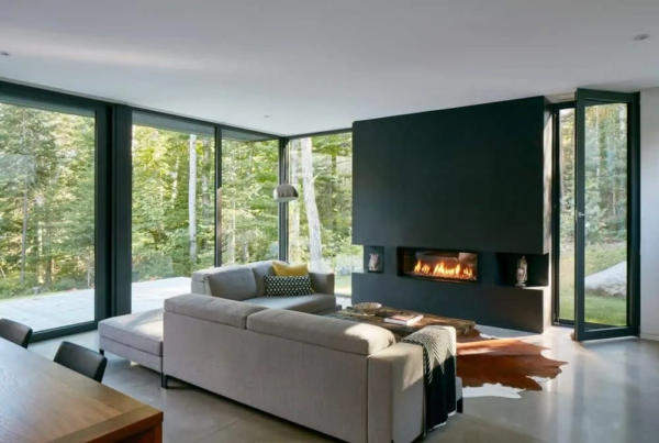 11 Trendy Ways the Pros Make Gray Couches Look So Much Better in Any ...