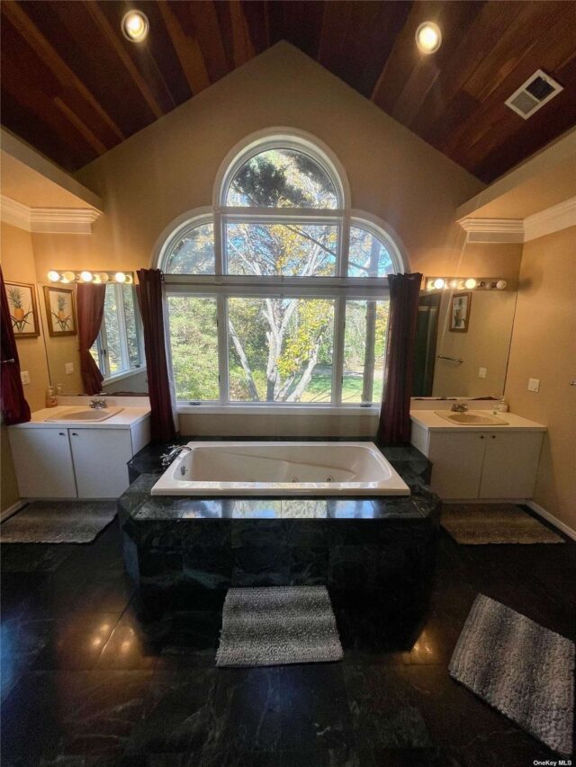 Very Private but Close to Town and the Beach at 28 Club Ln – Home ...