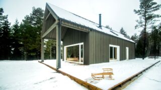 Lithuanian Hunting House by Devyni Architects – Home Stratosphere