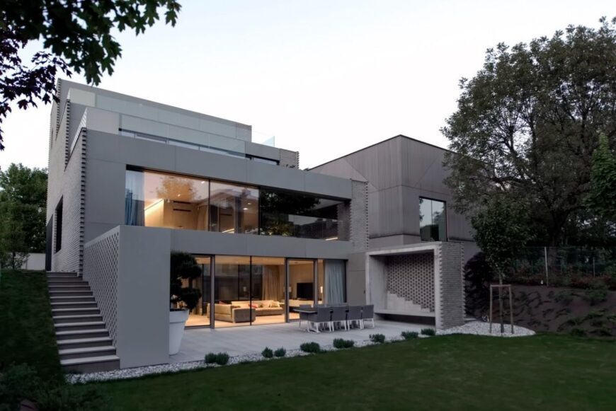 House Step Level by OFIS Architecture